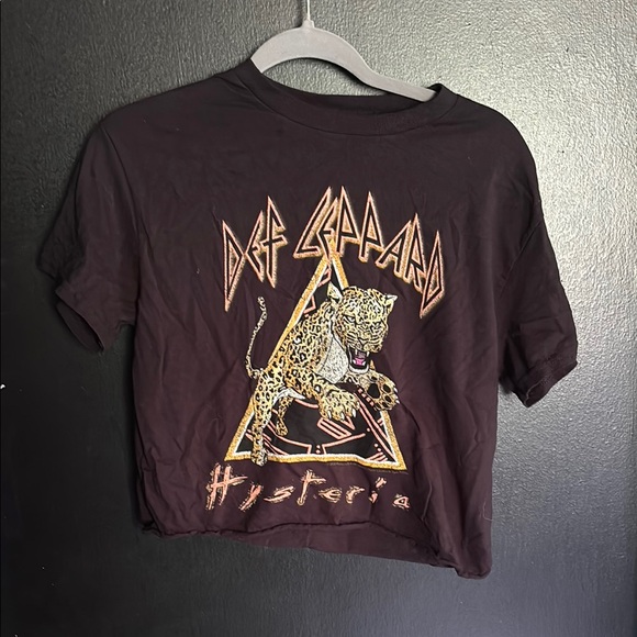 Tops | Def Leppard Hysteria Crop Graphic Concert Tee | Poshmark